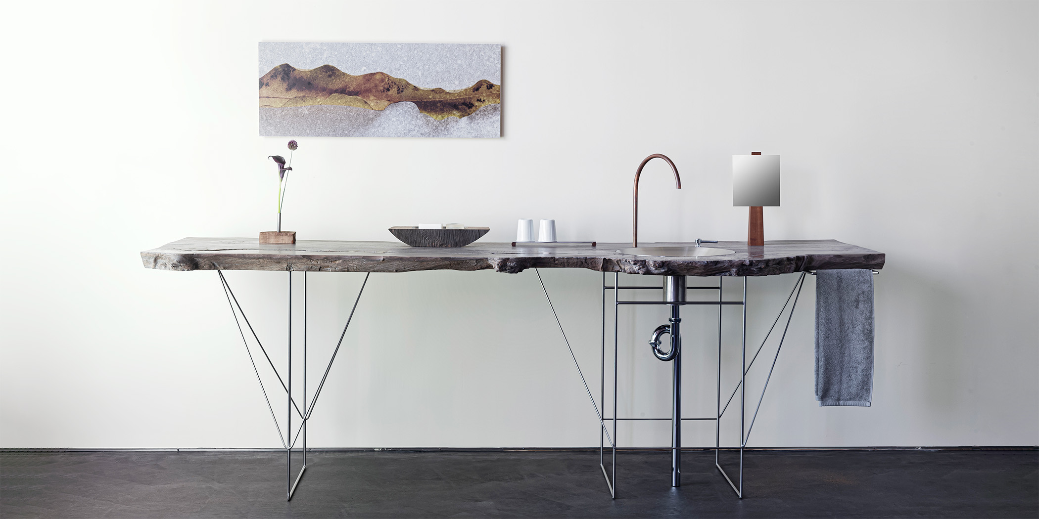 ALUMINUM TABLE | TAP ART KIOSK | TAP